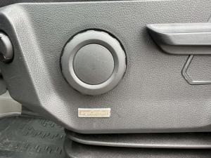 White Volkswagen Crafter 2022 in Vilnius, with an engine capacity of 2.00 L and mileage of 278 thousand km for 10500 €, photo 20 on AUTOMOTO.COM.LV