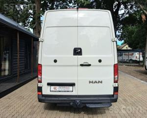 White Volkswagen Crafter 2022 in Riga, with an engine capacity of 2.00 L and mileage of 0 thousand km for 27225 €, photo 8 on AUTOMOTO.COM.LV