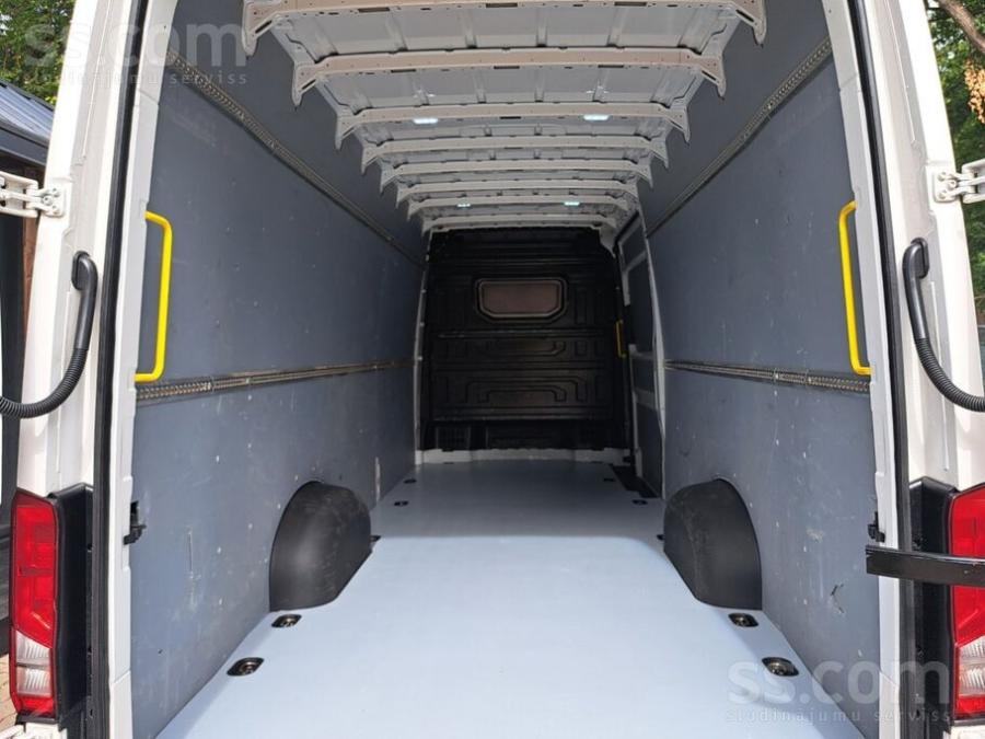 White Volkswagen Crafter 2022 in Riga, with an engine capacity of 2.00 L and mileage of 0 thousand km for 27225 €, photo 10 on AUTOMOTO.COM.LV