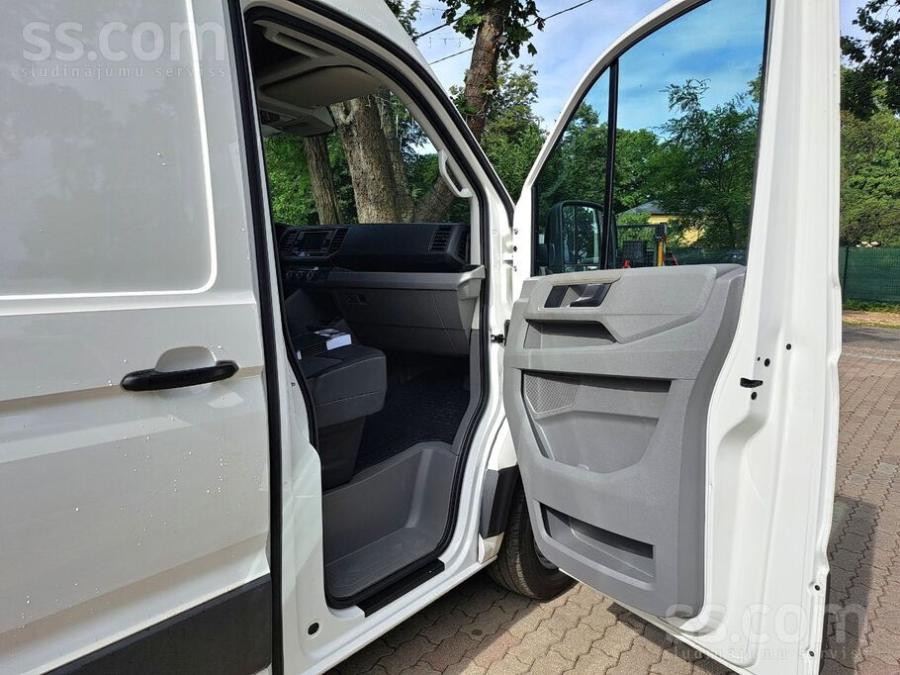 White Volkswagen Crafter 2022 in Riga, with an engine capacity of 2.00 L and mileage of 0 thousand km for 27225 €, photo 18 on AUTOMOTO.COM.LV