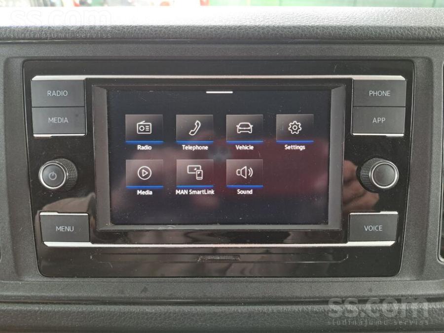 White Volkswagen Crafter 2022 in Riga, with an engine capacity of 2.00 L and mileage of 0 thousand km for 27225 €, photo 21 on AUTOMOTO.COM.LV