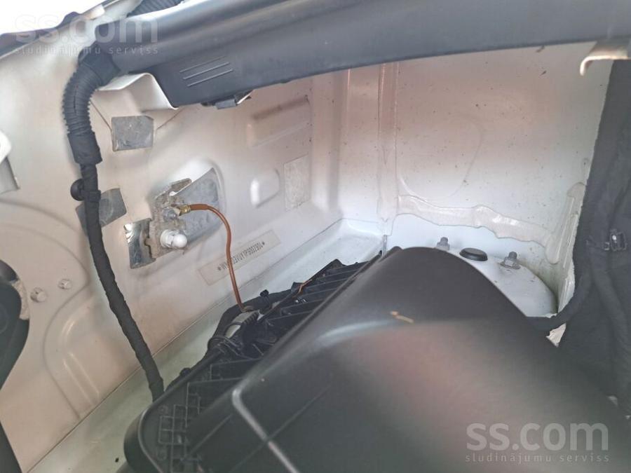 White Volkswagen Crafter 2022 in Riga, with an engine capacity of 2.00 L and mileage of 0 thousand km for 27225 €, photo 29 on AUTOMOTO.COM.LV