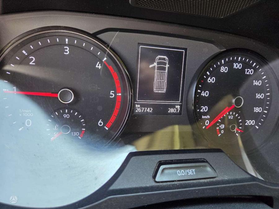 Balts Volkswagen Crafter 2022 Panevēža, ar dzinēja tilpumu 2.00 L un nobraukumu 0 tūkst. km par 13100 €, foto 13 vietnē AUTOMOTO.COM.LV