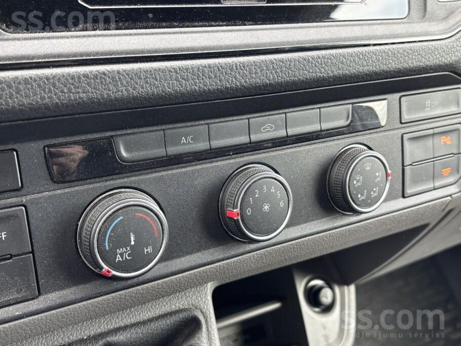 White Volkswagen Crafter 2022 in Jurmala, with an engine capacity of 2.00 L and mileage of 149 thousand km for 19950 €, photo 7 on AUTOMOTO.COM.LV