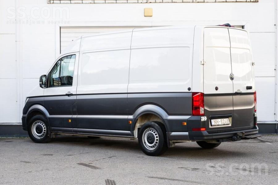 White Volkswagen Crafter 2022 in Riga, with an engine capacity of 2.00 L and mileage of 123 thousand km for 26950 €, photo 4 on AUTOMOTO.COM.LV