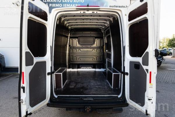 White Volkswagen Crafter 2022 in Riga, with an engine capacity of 2.00 L and mileage of 123 thousand km for 26950 €, photo 9 on AUTOMOTO.COM.LV