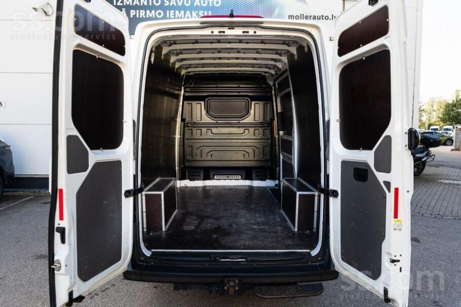 White Volkswagen Crafter 2022 in Riga, with an engine capacity of 2.00 L and mileage of 123 thousand km for 26950 €, photo 9 on AUTOMOTO.COM.LV