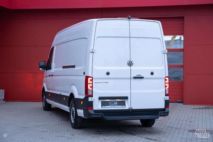 White Volkswagen Crafter 2023 in Marijampole, with an engine capacity of 2.00 L and mileage of 230 thousand km for 9650 €, photo 10 on AUTOMOTO.COM.LV