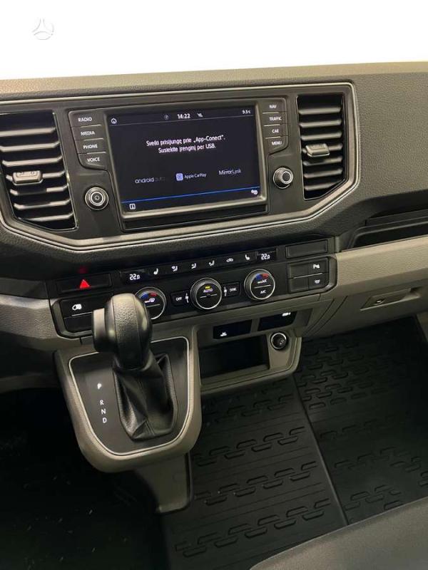 White Volkswagen Crafter 2023 in Kaunas, with an engine capacity of 0.00 L and mileage of 55 thousand km for 33900 €, photo 11 on AUTOMOTO.COM.LV