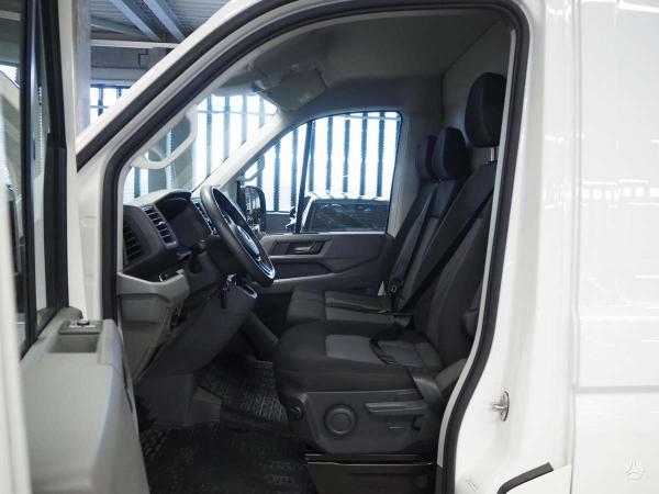 White Volkswagen Crafter 2023 in Vilnius, with an engine capacity of 0.00 L and mileage of 53 thousand km for 33900 €, photo 8 on AUTOMOTO.COM.LV