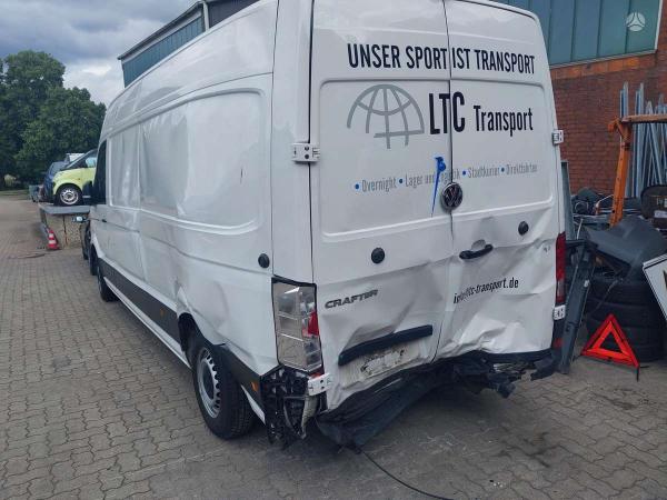 White Volkswagen Crafter 2023 in Jonava, with an engine capacity of 0.00 L and mileage of 330 thousand km for 7500 €, photo 7 on AUTOMOTO.COM.LV