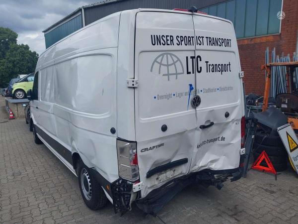 White Volkswagen Crafter 2023 in Jonava, with an engine capacity of 0.00 L and mileage of 330 thousand km for 7500 €, photo 8 on AUTOMOTO.COM.LV