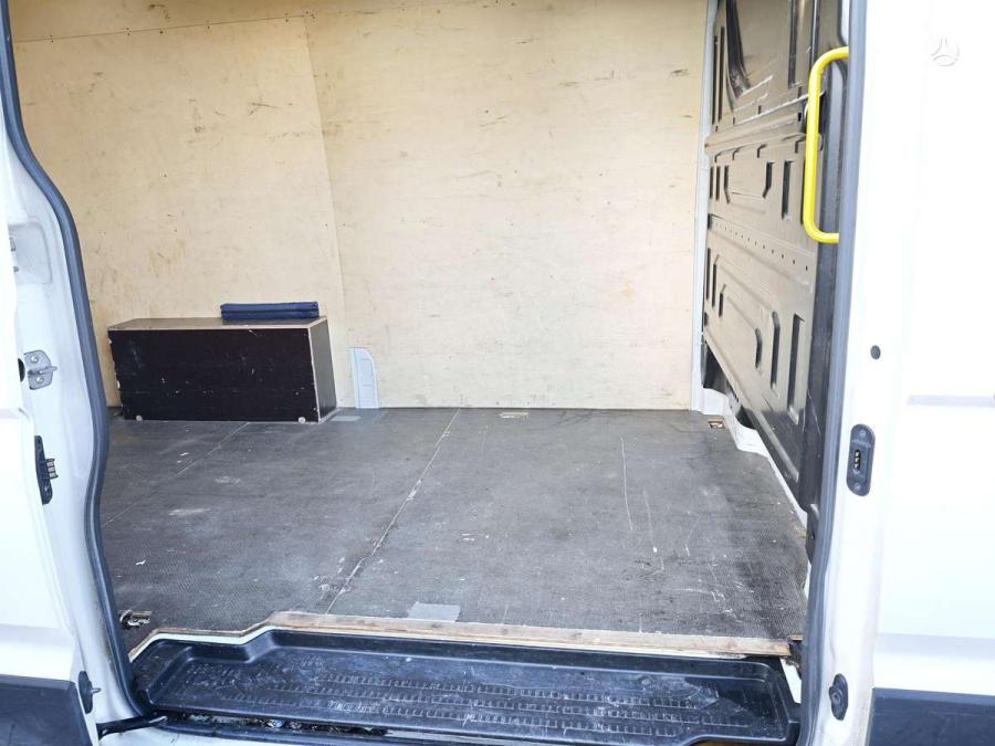 Balts Volkswagen Crafter 2023 Tauragė, ar dzinēja tilpumu 2.00 L un nobraukumu 200 tūkst. km par 14900 €, foto 16 vietnē AUTOMOTO.COM.LV