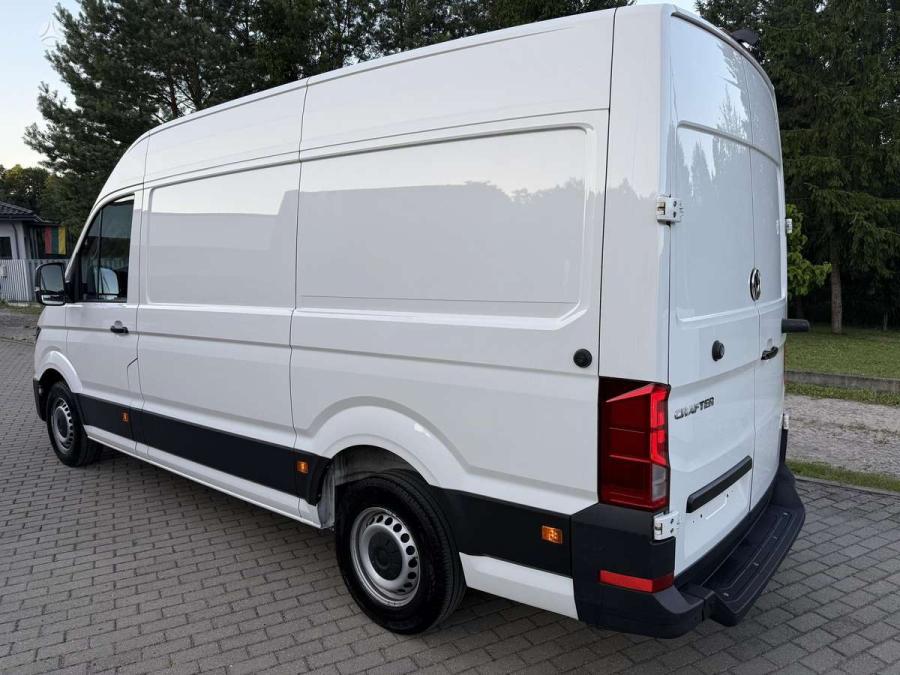 White Volkswagen Crafter 2023 in Jonava, with an engine capacity of 2.00 L and mileage of 38 thousand km for 25300 €, photo 5 on AUTOMOTO.COM.LV