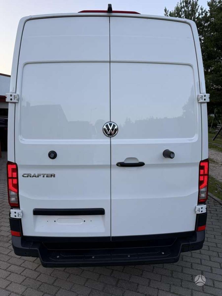 White Volkswagen Crafter 2023 in Jonava, with an engine capacity of 2.00 L and mileage of 38 thousand km for 25300 €, photo 7 on AUTOMOTO.COM.LV