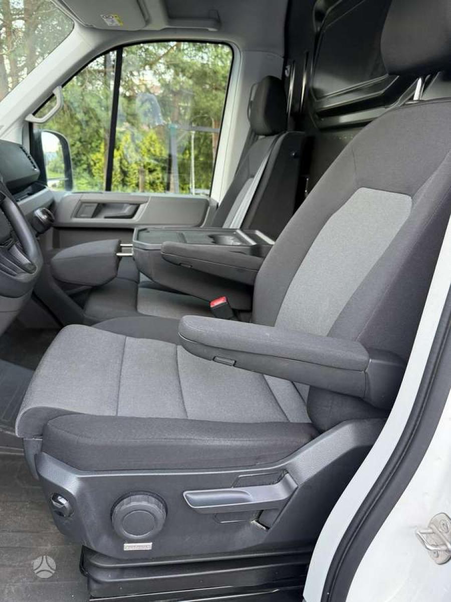 White Volkswagen Crafter 2023 in Jonava, with an engine capacity of 2.00 L and mileage of 38 thousand km for 25300 €, photo 9 on AUTOMOTO.COM.LV