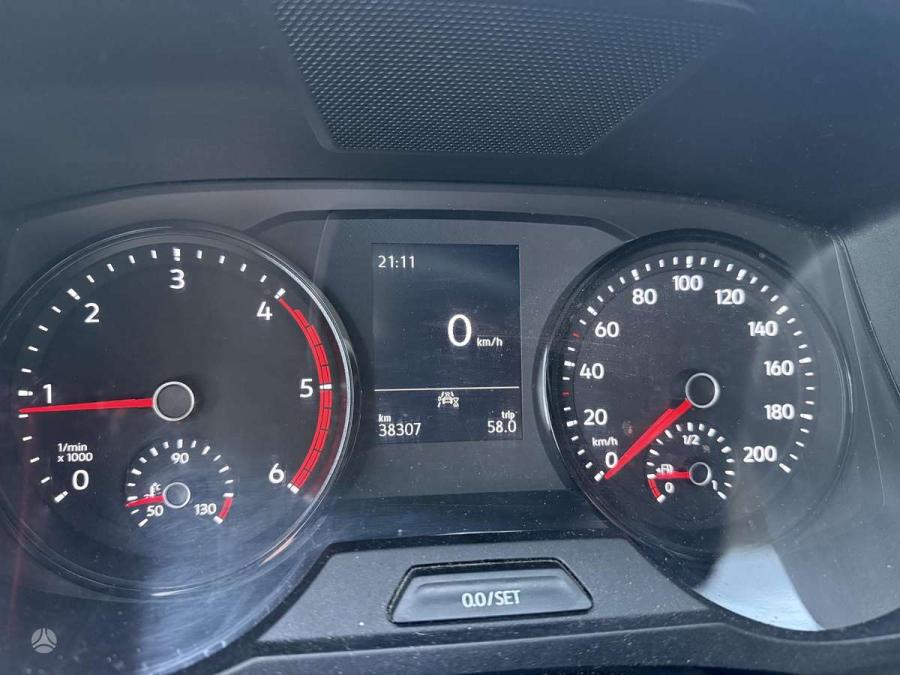 White Volkswagen Crafter 2023 in Jonava, with an engine capacity of 2.00 L and mileage of 38 thousand km for 25300 €, photo 12 on AUTOMOTO.COM.LV
