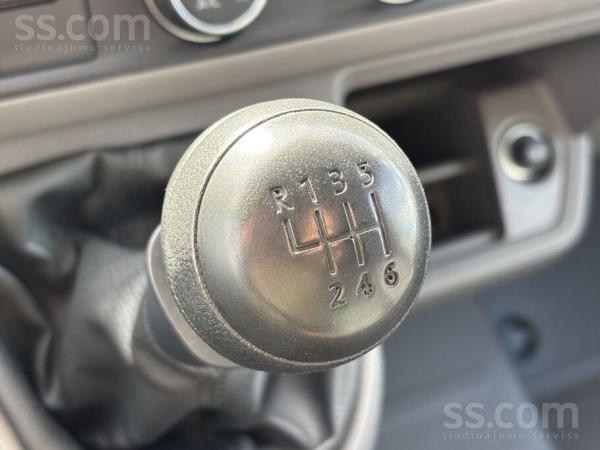 White Volkswagen Crafter 2023 in Jurmala, with an engine capacity of 2.00 L and mileage of 149 thousand km for 20950 €, photo 10 on AUTOMOTO.COM.LV