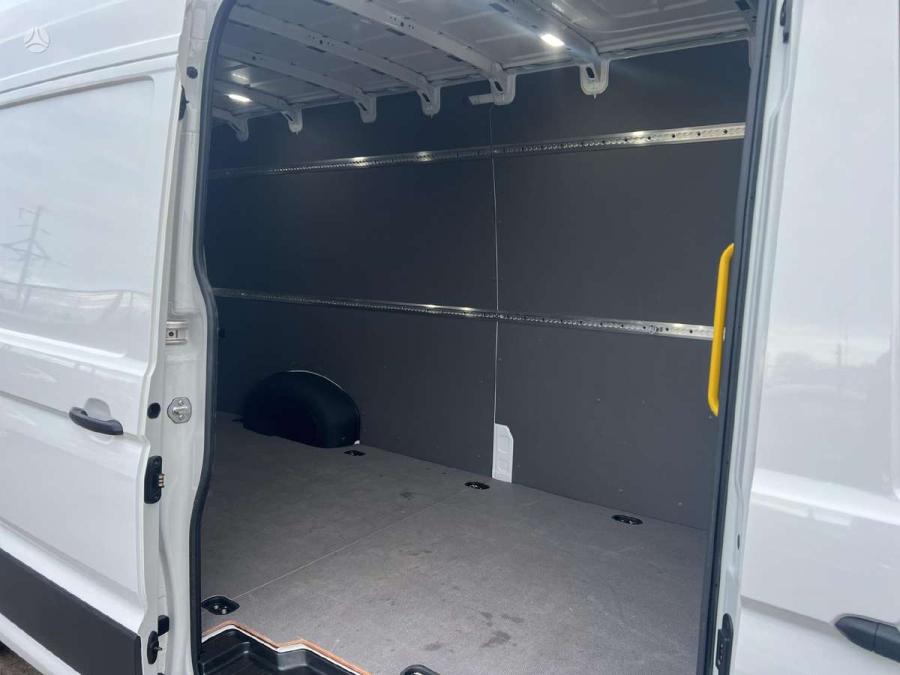 White Volkswagen Crafter 2024 in Marijampole, with an engine capacity of 1.97 L and mileage of 190 thousand km for 9550 €, photo 17 on AUTOMOTO.COM.LV