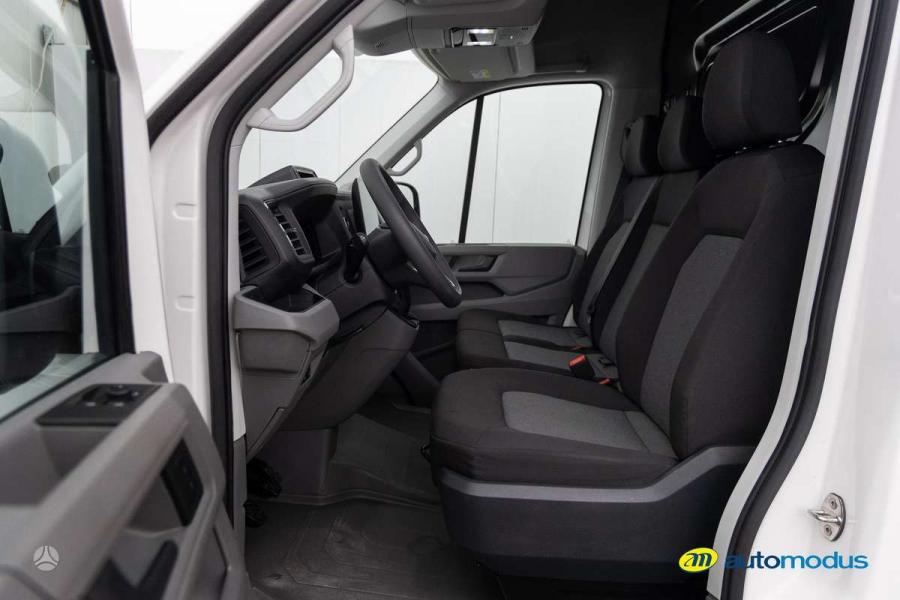 White Volkswagen Crafter 2025 in Vilnius, with an engine capacity of 1.97 L and mileage of 40 thousand km for 27990 €, photo 4 on AUTOMOTO.COM.LV