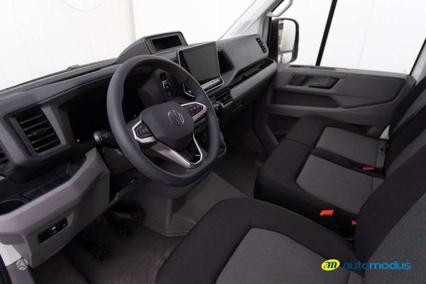 White Volkswagen Crafter 2025 in Vilnius, with an engine capacity of 1.97 L and mileage of 40 thousand km for 27990 €, photo 5 on AUTOMOTO.COM.LV