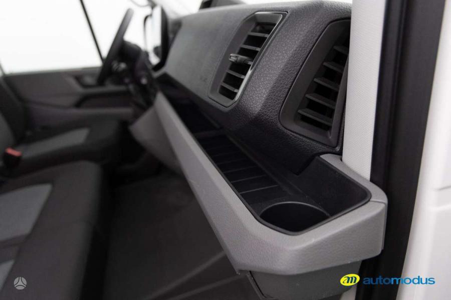 White Volkswagen Crafter 2025 in Vilnius, with an engine capacity of 1.97 L and mileage of 40 thousand km for 27990 €, photo 15 on AUTOMOTO.COM.LV