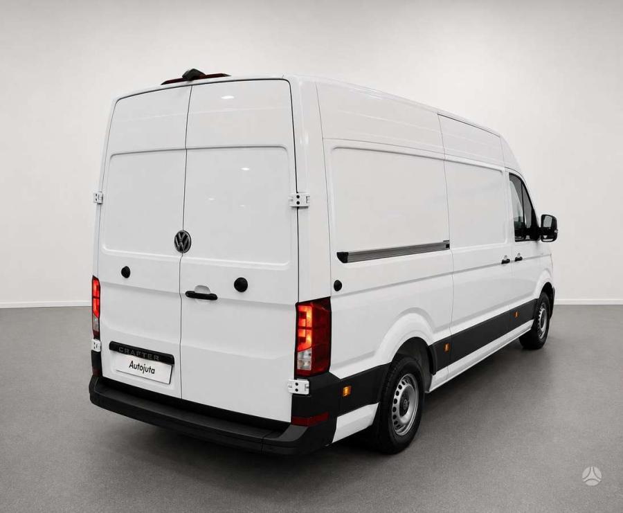 White Volkswagen Crafter 2026 in Kaunas, with an engine capacity of 1.98 L and mileage of 0 thousand km for 38900 €, photo 5 on AUTOMOTO.COM.LV