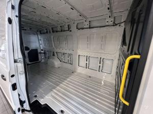 White Volkswagen Crafter 2026 in Kaunas, with an engine capacity of 1.98 L and mileage of 0 thousand km for 38900 €, photo 7 on AUTOMOTO.COM.LV