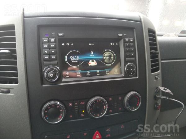 White Volkswagen Crafter 2007 in Riga, with an engine capacity of 2.50 L and mileage of 430 thousand km for 5500 €, photo 2 on AUTOMOTO.COM.LV