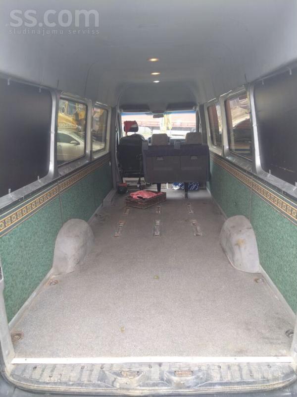 Balts Volkswagen Crafter 2007 Rīga, ar dzinēja tilpumu 2.50 L un nobraukumu 430 tūkst. km par 5500 €, foto 4 vietnē AUTOMOTO.COM.LV