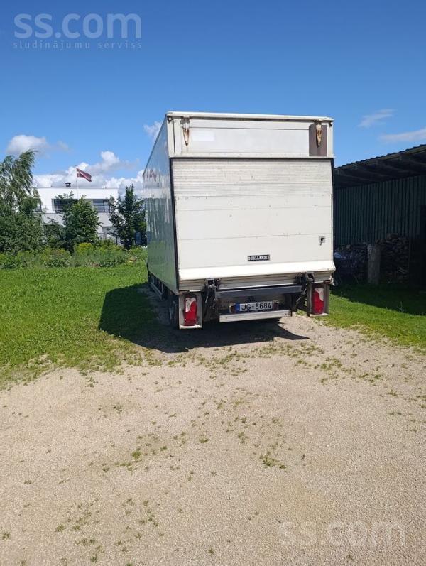 Balts Volkswagen Crafter 2008 Rīga, ar dzinēja tilpumu 2.50 L un nobraukumu 543 tūkst. km par 8100 €, foto 2 vietnē AUTOMOTO.COM.LV