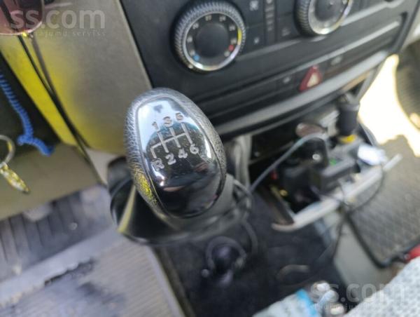 Balts Volkswagen Crafter 2008 Rīga, ar dzinēja tilpumu 2.50 L un nobraukumu 543 tūkst. km par 8100 €, foto 8 vietnē AUTOMOTO.COM.LV