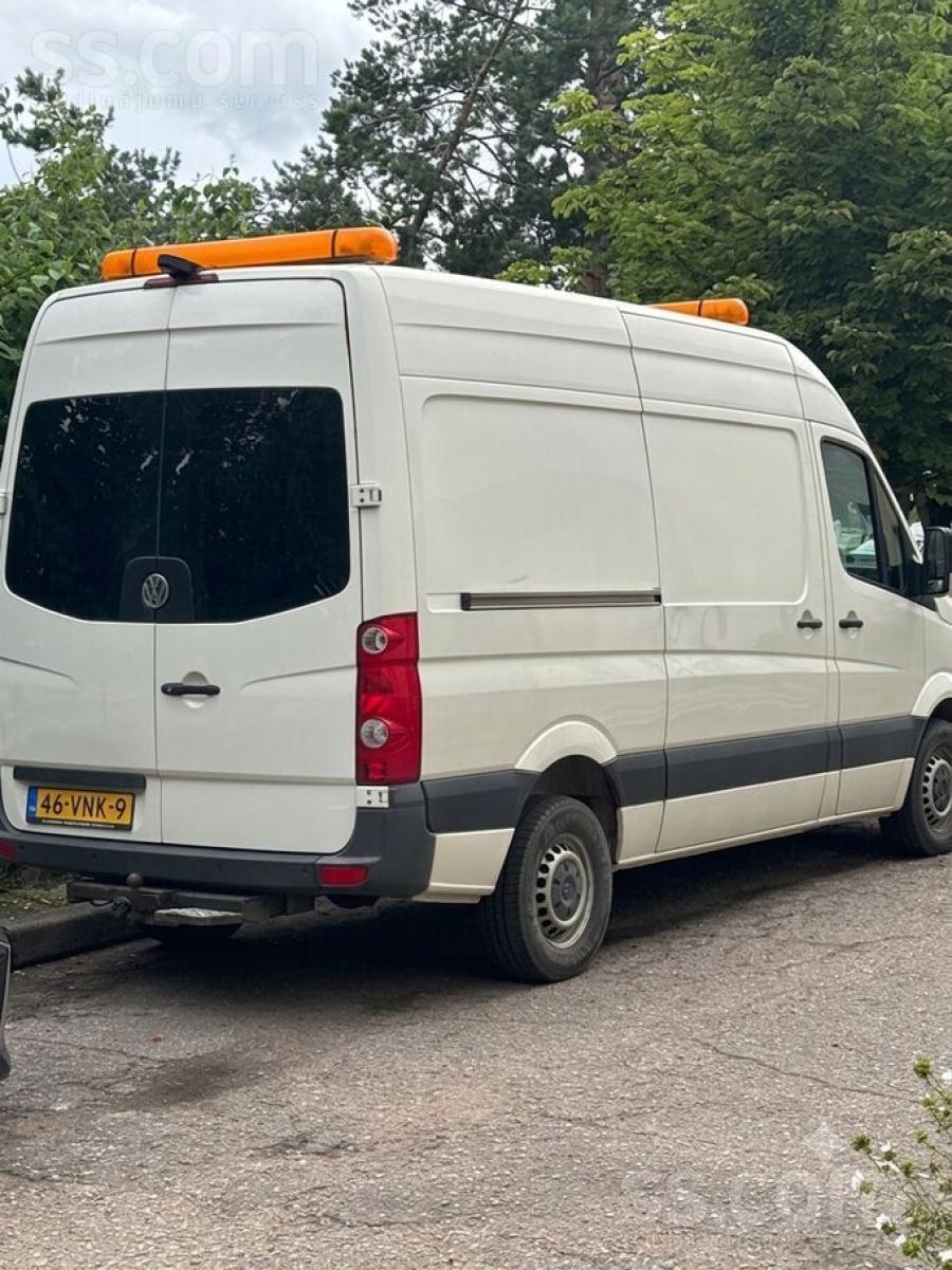 White Volkswagen Crafter 2008 in Rezekne, with an engine capacity of 2.50 L and mileage of 202 thousand km for 5500 €, photo 3 on AUTOMOTO.COM.LV