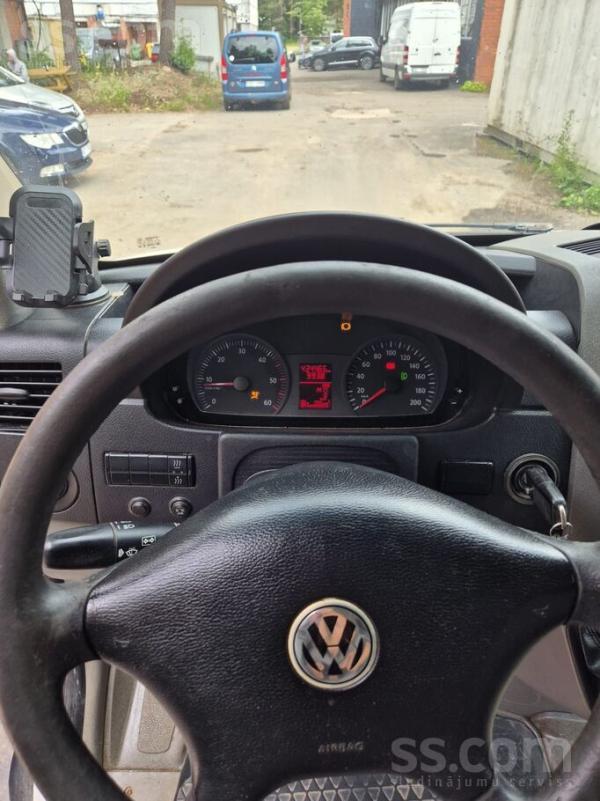 Balts Volkswagen Crafter 2008 Rīga, ar dzinēja tilpumu 2.50 L un nobraukumu 423 tūkst. km par 3000 €, foto 1 vietnē AUTOMOTO.COM.LV