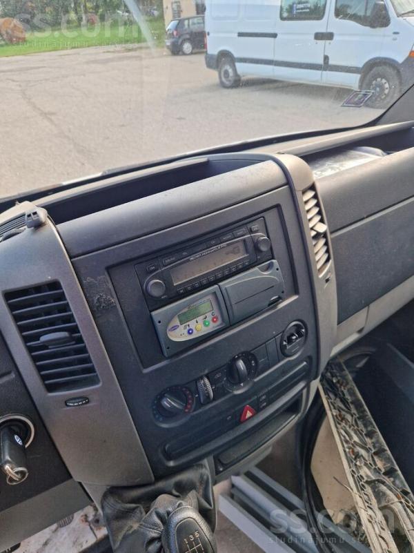 Balts Volkswagen Crafter 2008 Jūrmala, ar dzinēja tilpumu 2.50 L un nobraukumu 450 tūkst. km par 1050 €, foto 7 vietnē AUTOMOTO.COM.LV