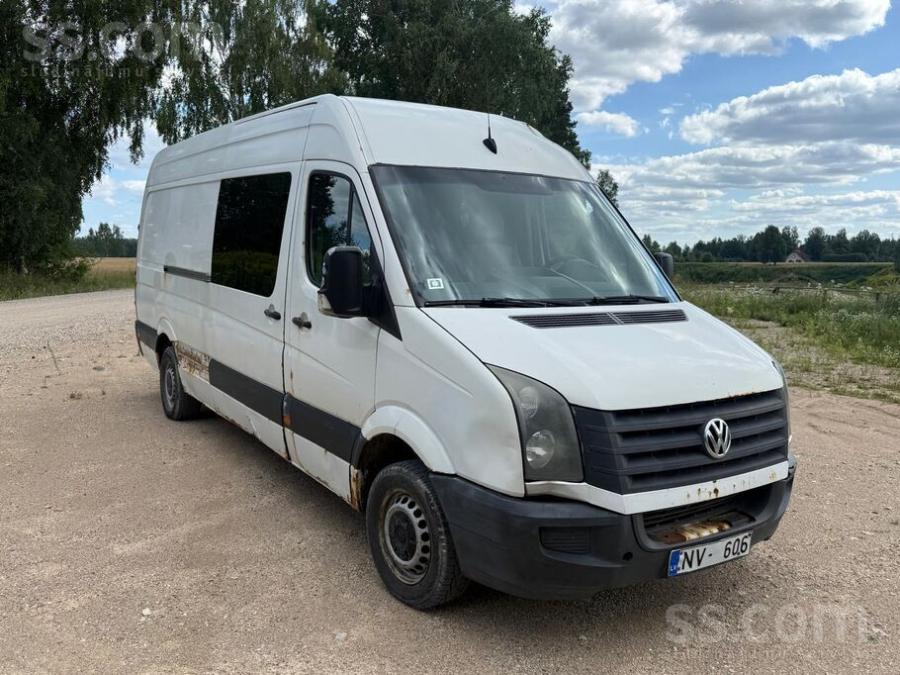 White Volkswagen Crafter 2008 in Valmiera, with an engine capacity of 2.50 L and mileage of 614 thousand km for 1450 €, photo 3 on AUTOMOTO.COM.LV