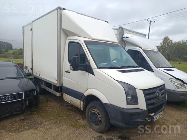 White Volkswagen Crafter 2008 in Valmiera, with an engine capacity of 2.50 L and mileage of 683 thousand km for 4500 €, photo 3 on AUTOMOTO.COM.LV