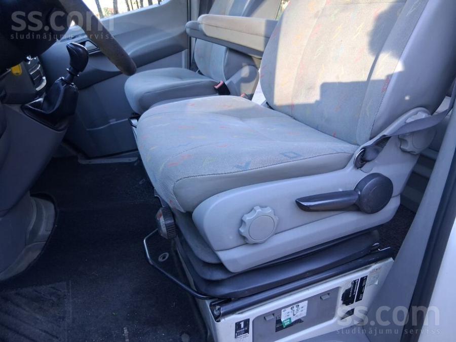 White Volkswagen Crafter 2008 in Riga, with an engine capacity of 2.50 L and mileage of 375 thousand km for 5900 €, photo 14 on AUTOMOTO.COM.LV