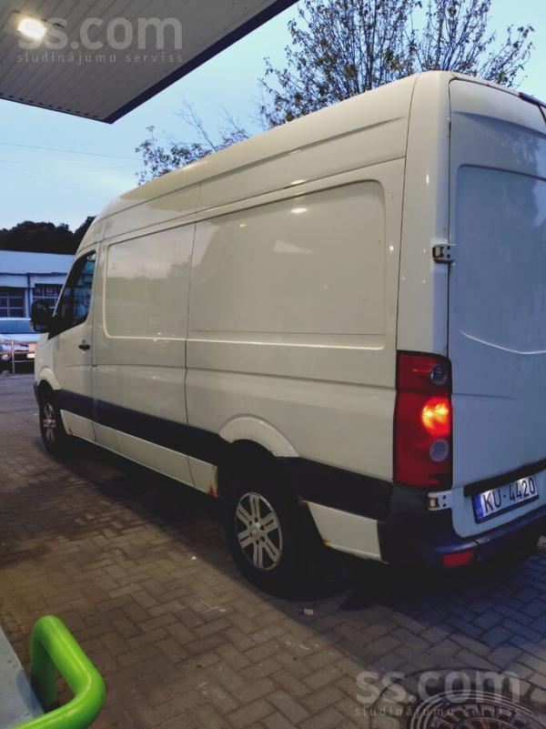 Volkswagen Crafter 2008 in Riga on AUTOMOTO.COM.LV White Volkswagen Crafter 2008 in Riga, with an engine capacity of 2.50 L and mileage of 443 thousand km for 3300 €, photo 7 on AUTOMOTO.COM.LV