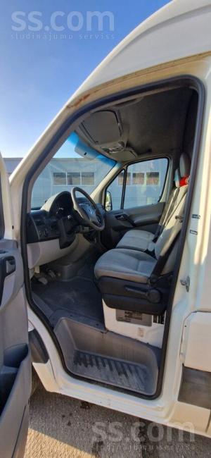 Balts Volkswagen Crafter 2009 Rīga, ar dzinēja tilpumu 2.50 L un nobraukumu 315 tūkst. km par 3990 €, foto 5 vietnē AUTOMOTO.COM.LV