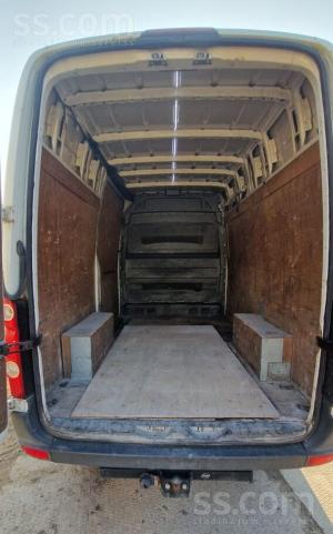 Balts Volkswagen Crafter 2009 Rīga, ar dzinēja tilpumu 2.50 L un nobraukumu 315 tūkst. km par 3990 €, foto 6 vietnē AUTOMOTO.COM.LV