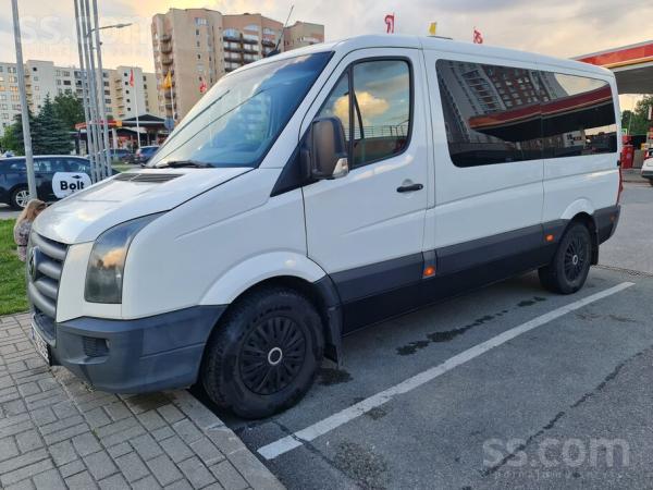 White Volkswagen Crafter 2009 in Riga, with an engine capacity of 2.50 L and mileage of 372 thousand km for 6000 €, photo 4 on AUTOMOTO.COM.LV