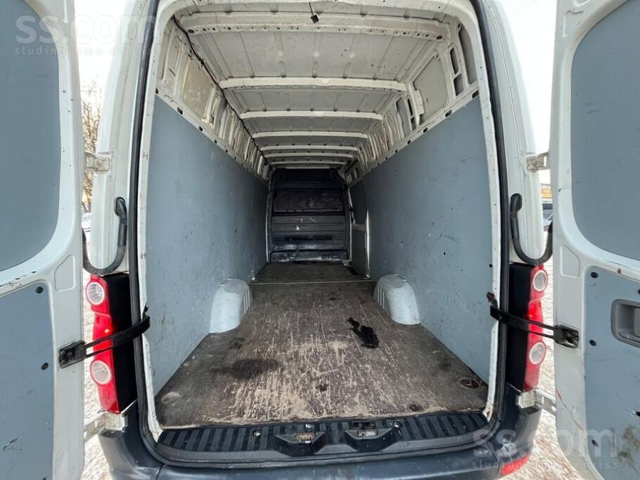 Balts Volkswagen Crafter 2010 Liepāja, ar dzinēja tilpumu 2.50 L un nobraukumu 234 tūkst. km par 6500 €, foto 8 vietnē AUTOMOTO.COM.LV