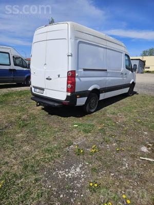 White Volkswagen Crafter 2010 in Riga, with an engine capacity of 2.50 L and mileage of 490 thousand km for 3800 €, photo 4 on AUTOMOTO.COM.LV