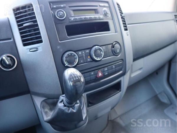 Balts Volkswagen Crafter 2010 Rīga, ar dzinēja tilpumu 2.50 L un nobraukumu 144 tūkst. km par 9500 €, foto 6 vietnē AUTOMOTO.COM.LV
