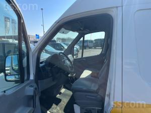 White Volkswagen Crafter 2010 in Riga, with an engine capacity of 2.50 L and mileage of 329 thousand km for 5500 €, photo 3 on AUTOMOTO.COM.LV