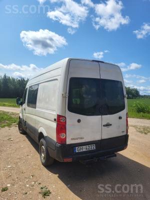 White Volkswagen Crafter 2010 in Talsi, with an engine capacity of 2.50 L and mileage of 430 thousand km for 3000 €, photo 3 on AUTOMOTO.COM.LV