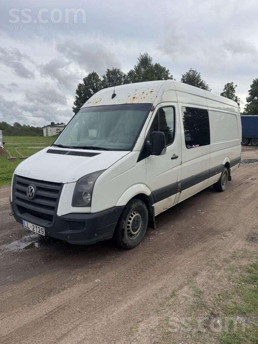 White Volkswagen Crafter 2010 in Ventspils, with an engine capacity of 2.50 L and mileage of 768 thousand km for 2000 €, photo 1 on AUTOMOTO.COM.LV