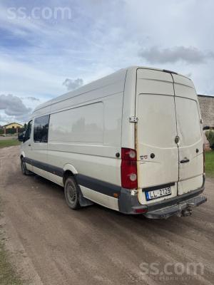 White Volkswagen Crafter 2010 in Ventspils, with an engine capacity of 2.50 L and mileage of 768 thousand km for 2000 €, photo 3 on AUTOMOTO.COM.LV