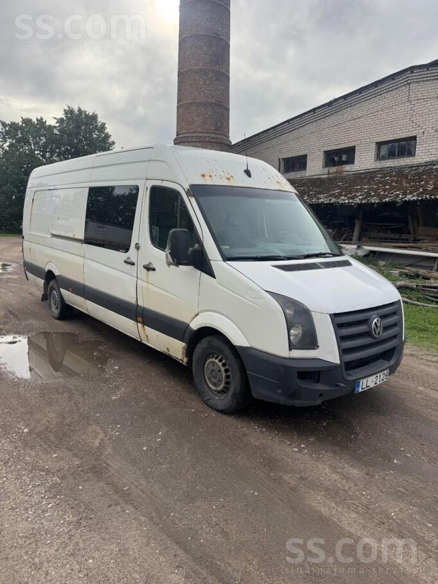 White Volkswagen Crafter 2010 in Ventspils, with an engine capacity of 2.50 L and mileage of 768 thousand km for 2000 €, photo 5 on AUTOMOTO.COM.LV